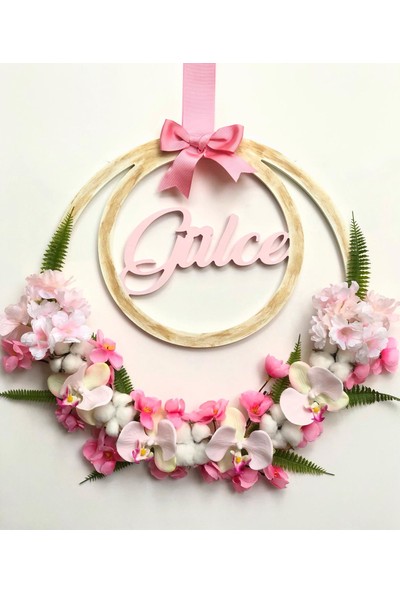 Lia Tasarım Pembe Çiçekli ve Pamuk Detaylı İsme Özel Tasarım Ahşap Kapı Süsü