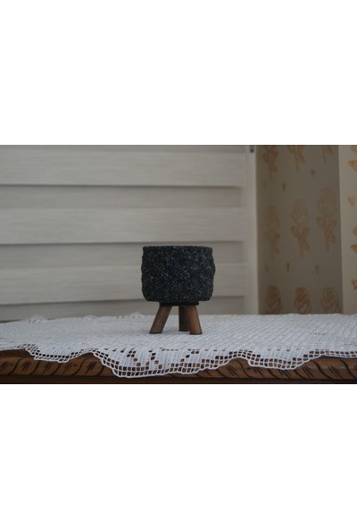 M and B Ayaklı Dekoratif Kumlu Saksı M and B Ayaklı Dekoratif Kumlu Saksı
