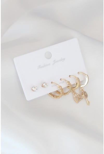 Clariss Gold Renk Anahtar Kilit Figür Zirkon Taş Detay Pirinç Kadın Küpe Clariss Gold Renk Anahtar Kilit Figür Zirkon Taş Detay Pirinç Kadın Küpe
