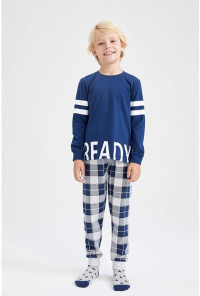 DeFacto Erkek Çocuk Regular Fit Desenli Uzun Kollu Pijama Takımı X8760A622AU DeFacto Erkek Çocuk Regular Fit Desenli Uzun Kollu Pijama Takımı X8760A622AU