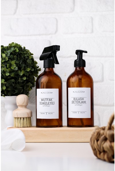 Lalezen Ahşap Standlı Fırçalı Bulaşık Deterjanı ve Mutfak Temizleyici Etiketli Amber Cam Şişeler 500 ml Lalezen Ahşap Standlı Fırçalı Bulaşık Deterjanı ve Mutfak Temizleyici Etiketli Amber Cam Şişeler 500 ml