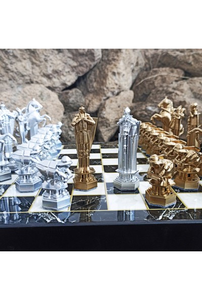Zenart Harry Potters Wizards Satranç Seti ve Sandıklı Büyük Satranç Tahtası 36X36 cm Zenart Harry Potters Wizards Satranç Seti ve Sandıklı Büyük Satranç Tahtası 36X36 cm