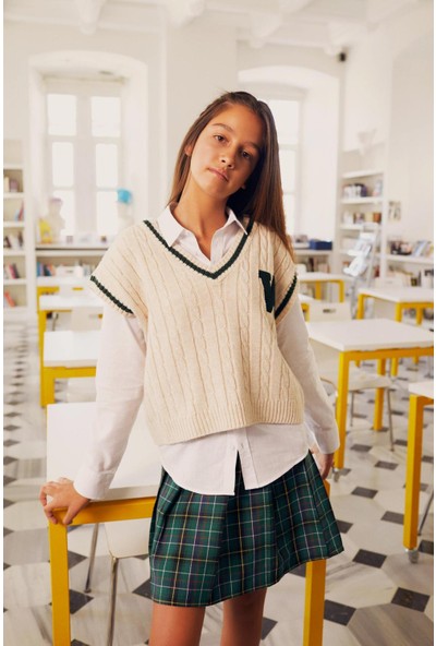 DeFacto Kız Çocuk Regular Fit Bisiklet Yaka Triko Süveter X9677A622AU