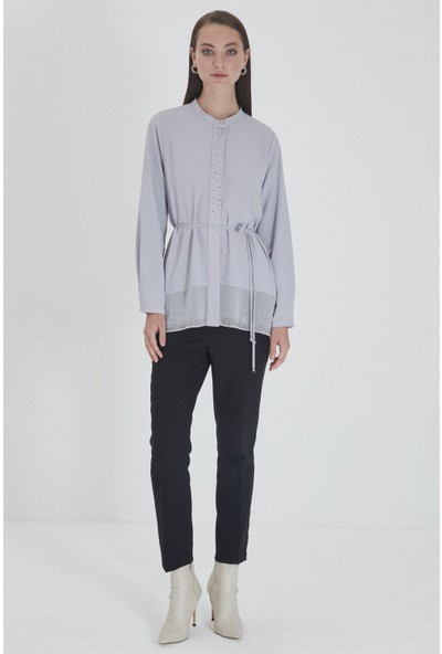Zühre Taş Baskı Detaylı Gri Gömlek G-0032 Zühre Taş Baskı Detaylı Gri Gömlek G-0032