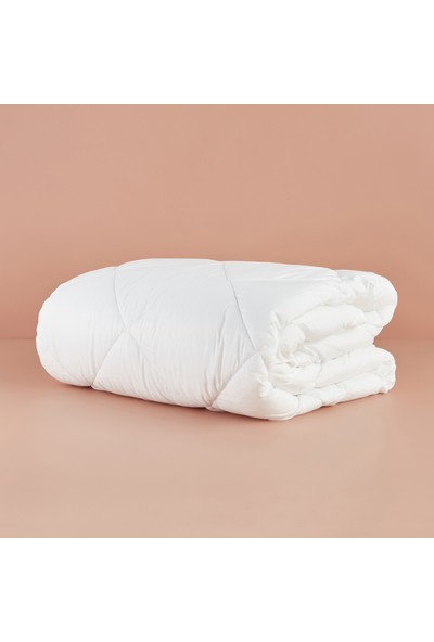 Bella Maison %100 Microfiber Tek Kişilik Yorgan Beyaz 155 x 215 cm Bella Maison %100 Microfiber Tek Kişilik Yorgan Beyaz 155 x 215 cm