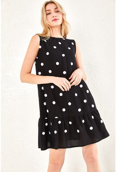 Oshebu Puantiye Işlemeli Sıfır Kol Elbise