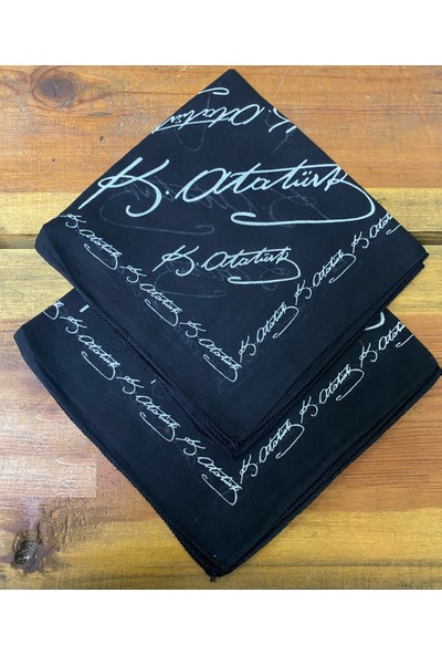 Çapa K. Atatürk Imzalı Bandana Çapa K. Atatürk Imzalı Bandana