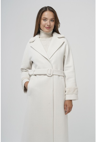 Olcay Yaka ve Kolda Kürk Detaylı Balık Sırtı Kaban Ekru 3785 Olcay Yaka ve Kolda Kürk Detaylı Balık Sırtı Kaban Ekru 3785