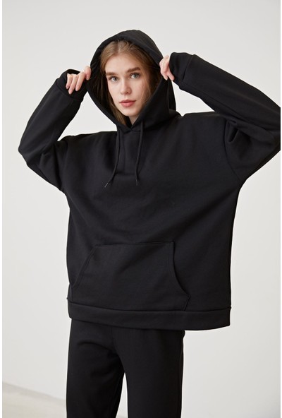 Femina Ocean Cep Detay Kapşonlu Sweat-Siyah Femina Ocean Cep Detay Kapşonlu Sweat-Siyah