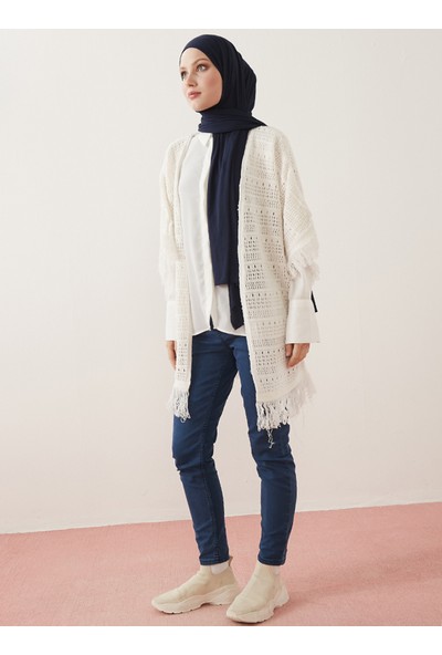 Por La Cara Etek ve Kol Ucundan Püsküllü Triko Panço - Kemik - Por La Cara Por La Cara Etek ve Kol Ucundan Püsküllü Triko Panço - Kemik - Por La Cara