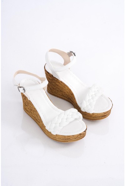 AZULA Kadın Beyaz Dolgu Taban Tek Bant Örgülü Terlik