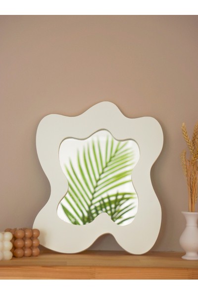 Semya Home Asimetrik Düzensiz Makyaj ve Duvar Aynası Semya Home Asimetrik Düzensiz Makyaj ve Duvar Aynası