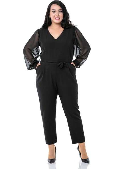 Büyük Beden V Yaka Kolları Şifon Bağlama Detaylı Manşetli Cepli Kuşaklı Siyah Kadın Tulum Büyük Beden V Yaka Kolları Şifon Bağlama Detaylı Manşetli Cepli Kuşaklı Siyah Kadın Tulum