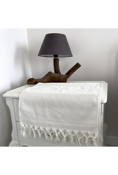 Fiesta İşlemelik Havlu Kadife Boyama Etamin Bağlamalı 50 x 90 Fiesta İşlemelik Havlu Kadife Boyama Etamin Bağlamalı 50 x 90