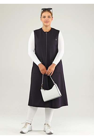 Kadın Deri Detaylı Cepli Büyük Beden Fermuarlı Yelek Kadın Deri Detaylı Cepli Büyük Beden Fermuarlı Yelek