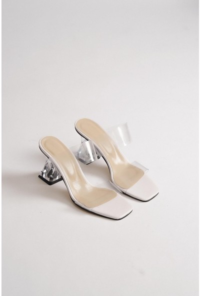 Kadın Beyaz Yüksek Burgu Şeffaf Topuk Çift Şeffaf Bant Terlik
