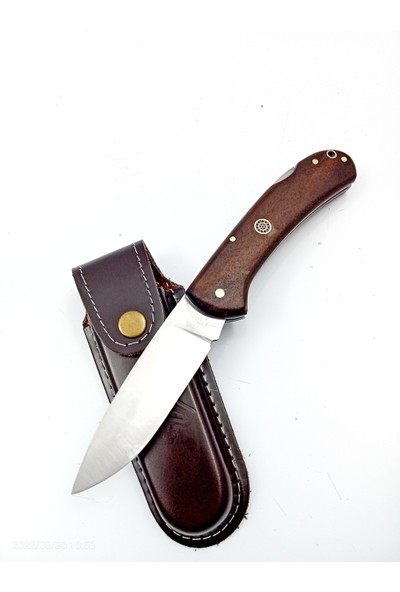 El Yapımı Kök Ceviz Kabzeli Sırttan Kilitli Çakı El Yapımı Kök Ceviz Kabzeli Sırttan Kilitli Çakı