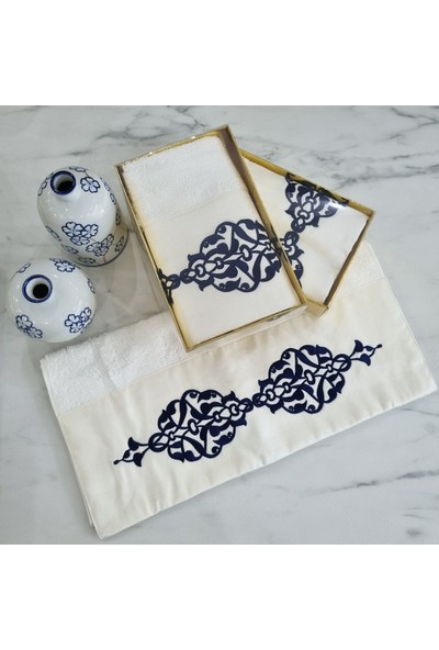 Hane7Hane7 Lacivert Rumi Nakışlı Yüz Havlusu Hane7Hane7 Lacivert Rumi Nakışlı Yüz Havlusu