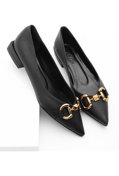 Marjin Kadın Babet Zincir Tokalı Sivri Burun Keroz Marjin Kadın Babet Zincir Tokalı Sivri Burun Keroz