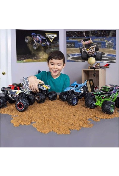 HW MONSTER JAM Monster Jam 1:24 Gas Monkey Garage HW MONSTER JAM Monster Jam 1:24 Gas Monkey Garage