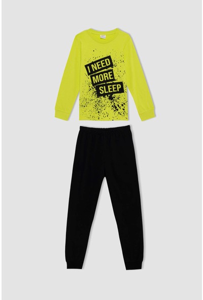 DeFacto Erkek Çocuk Regular Fit Slogan Baskılı Uzun Kollu Pijama Takımı Y5629A622WN DeFacto Erkek Çocuk Regular Fit Slogan Baskılı Uzun Kollu Pijama Takımı Y5629A622WN