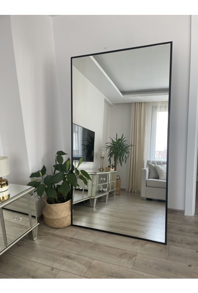 Effe Yapı Dekor Siyah Metal Çerçeveli Dikdörtgen AYAKLI180X100 cm Boy Aynası Effe Yapı Dekor Siyah Metal Çerçeveli Dikdörtgen AYAKLI180X100 cm Boy Aynası