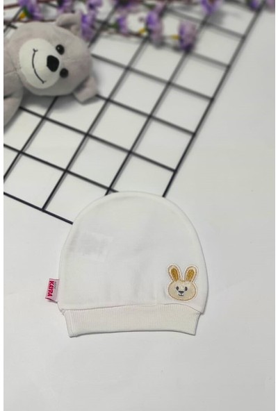 Masal Dünyası Bursa Küçük Tavşan Işlemeli Unisex Bebek Penye Bere Ekru 0-6 Ay Masal Dünyası Bursa Küçük Tavşan Işlemeli Unisex Bebek Penye Bere Ekru 0-6 Ay