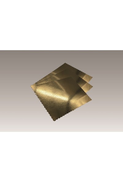 Kalegross 50 Adet Pasta Altlığı 29X34 cm Gold Renk Kalın Mukavvadan Kalegross 50 Adet Pasta Altlığı 29X34 cm Gold Renk Kalın Mukavvadan