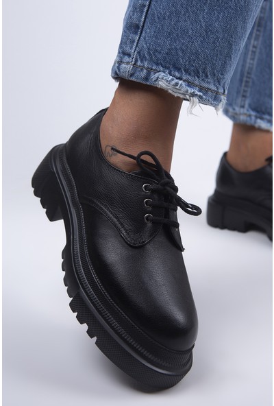 Manijero Lola Kadın Hakiki Deri Bağcıklı Siyah Ayakkabı Manijero Lola Kadın Hakiki Deri Bağcıklı Siyah Ayakkabı