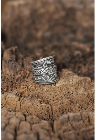 Gucso Ayarlamalı Motif Desenli Tasarımlı Erkek Yüzük