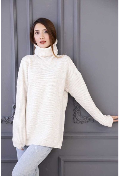 Modaline Boğazlı Triko Kazak Modaline Boğazlı Triko Kazak
