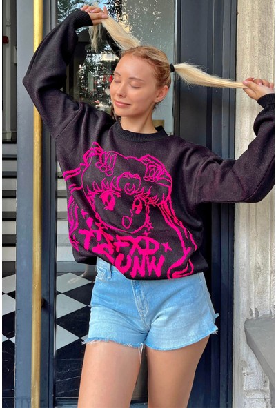 Swist Siyah Anime Pembe Desen Kadın Triko Kazak Swist Siyah Anime Pembe Desen Kadın Triko Kazak