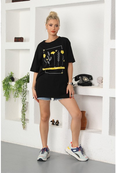 Kadın Bisiklet Yaka Yan Yırtmaçlı Salaş Basic T-Shirt Kadın Bisiklet Yaka Yan Yırtmaçlı Salaş Basic T-Shirt