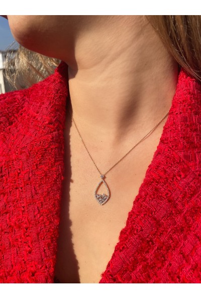 Cahide Jewellery Pırlanta Damla Baget Kolye Cahide Jewellery Pırlanta Damla Baget Kolye