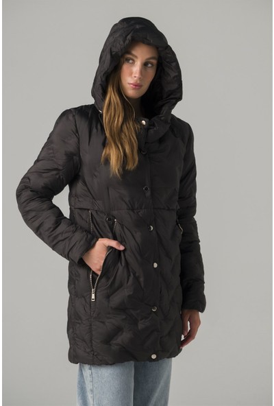 Olcay Kapüşonlu Cebi Fermuar Detaylı Desenli Şişme Mont Siyah 6394
