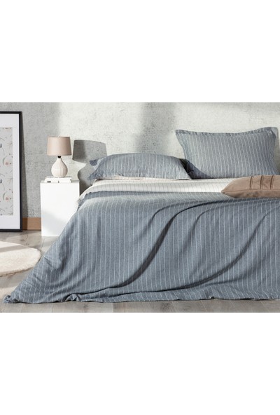 English Home Gentle Pinstripe Twill King Size Nevresim Takımı 240X220 cm Lacivert English Home Gentle Pinstripe Twill King Size Nevresim Takımı 240X220 cm Lacivert