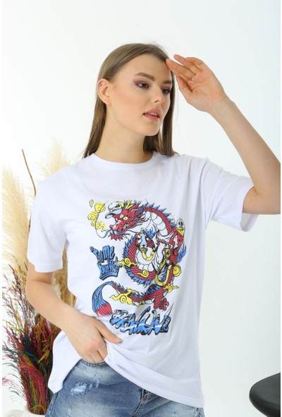 Quin Plus Ejderha Motif Baskılı Beyaz T-Shirt Quin Plus Ejderha Motif Baskılı Beyaz T-Shirt