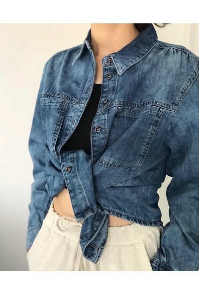 By Ayşe Öz Gömlek