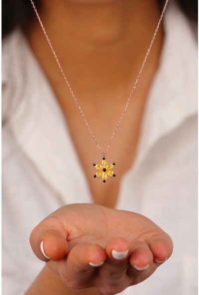 Roza Silver Limon Kamelya Çiçeği Gümüş Kolye Roza Silver Limon Kamelya Çiçeği Gümüş Kolye