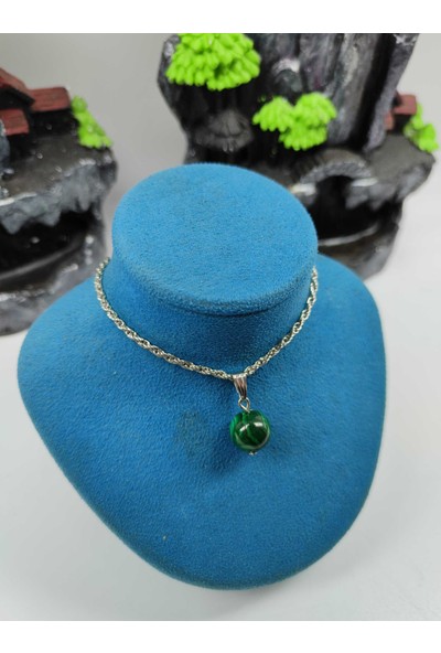 Doğal Taş Delisi Malahit Doğal Taş Kolye Ucu (Sertifikalı) (47 cm Zincir Dahil) Doğal Taş Delisi Malahit Doğal Taş Kolye Ucu (Sertifikalı) (47 cm Zincir Dahil)