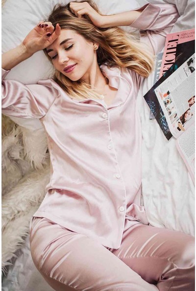 Merry See Saten Pijama Takım Düğmeli Pembe Açık Merry See Saten Pijama Takım Düğmeli Pembe Açık