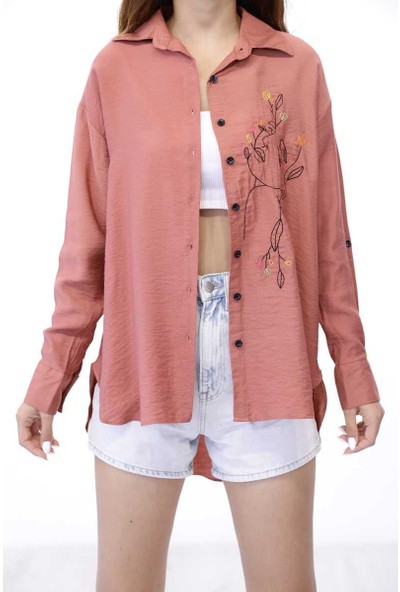 Modaline Önü Kız Nakışlı Gömlek Modaline Önü Kız Nakışlı Gömlek