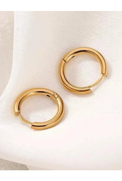 Tükkan Accessories Gold Renk 20 mm Çelik Halka Küpe Tükkan Accessories Gold Renk 20 mm Çelik Halka Küpe