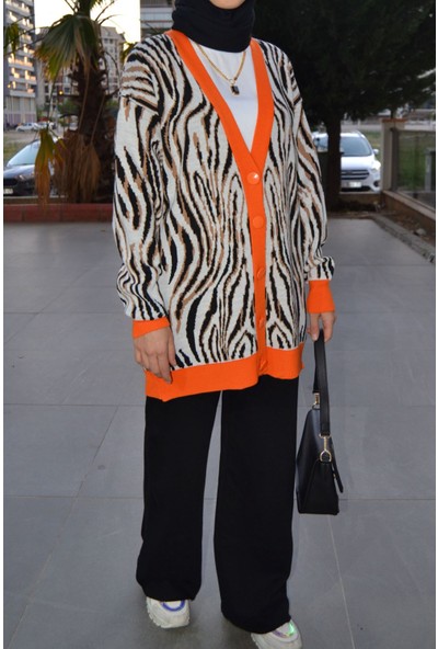Asela V Yaka Akrilik Zebra Desen Hırka Asela V Yaka Akrilik Zebra Desen Hırka