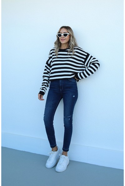 Koyu Laci Yırtık Detaylı Skinny Jean Koyu Laci Yırtık Detaylı Skinny Jean