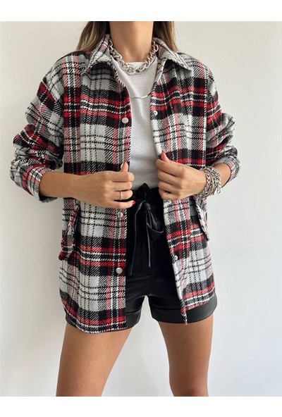 Kadın Çıtçıt Kapamalı Oversize Oduncu Gömlek Kırmızı Kadın Çıtçıt Kapamalı Oversize Oduncu Gömlek Kırmızı