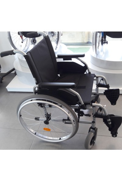 Ottobock Start M2S Tekerlekli Sandalye Orta Ebat 45 cm Ottobock Start M2S Tekerlekli Sandalye Orta Ebat 45 cm