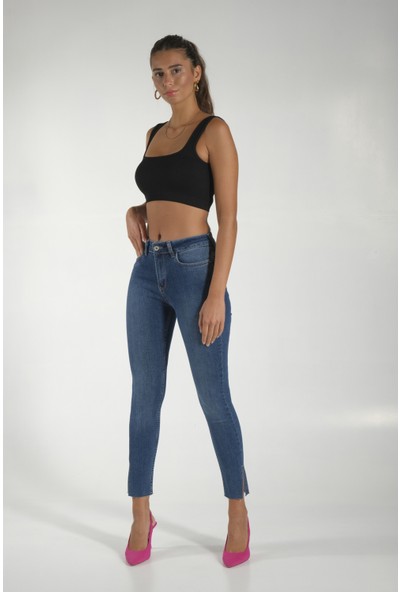 Abbra Kadın Paçası Yırtmaçlı Jean