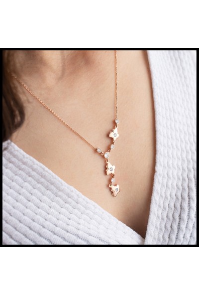 925 Ayar Gümüş Akışlı Kelebek Kolye