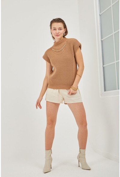 Gülseli Yaka Zincirli Vatkalı Triko Süveter